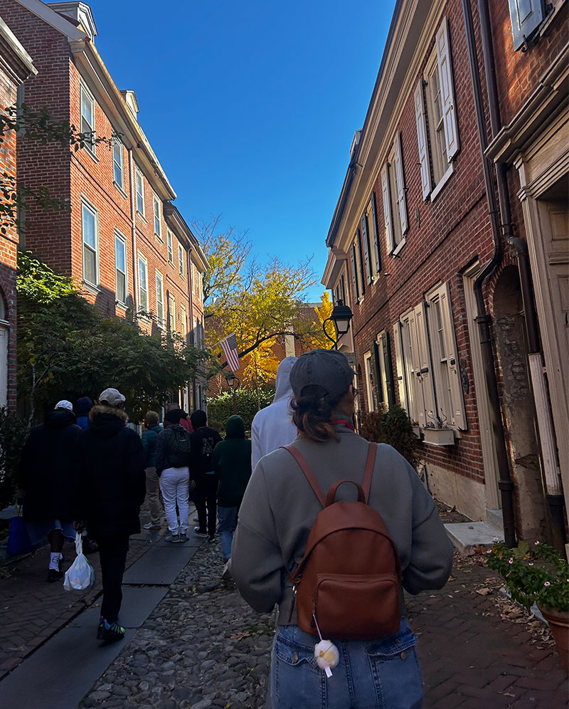 Students Immersed in Church and City History on Philadelphia Walking ...